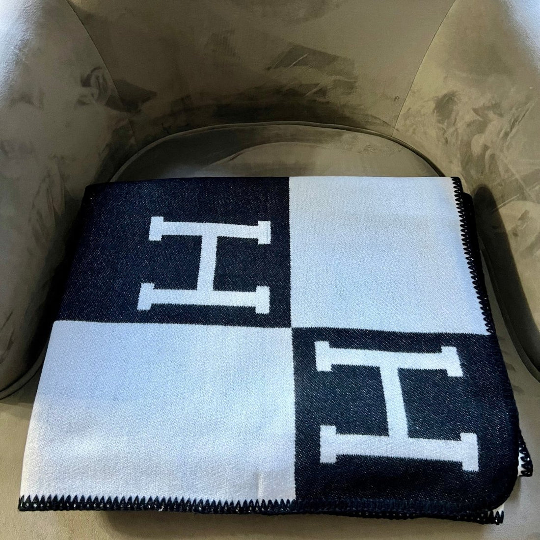 High Quality Letter H Wool Throw Blanket Soft Warm Luxury Cashmere Thr ...